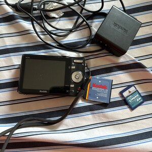 Samsung Digimax L60 Black 6.0MP Digital Compact Camera Working Full Set ...