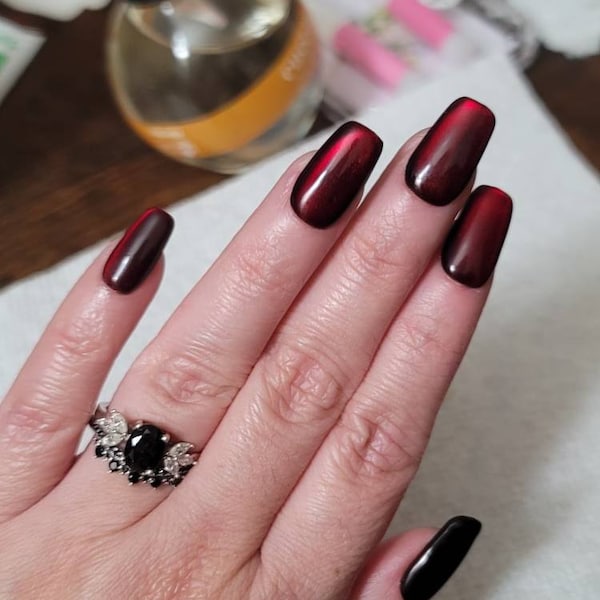 Red Cat Eye Press on Nails: Black Glitter Gel, Reusable Acrylic Nails - Etsy
