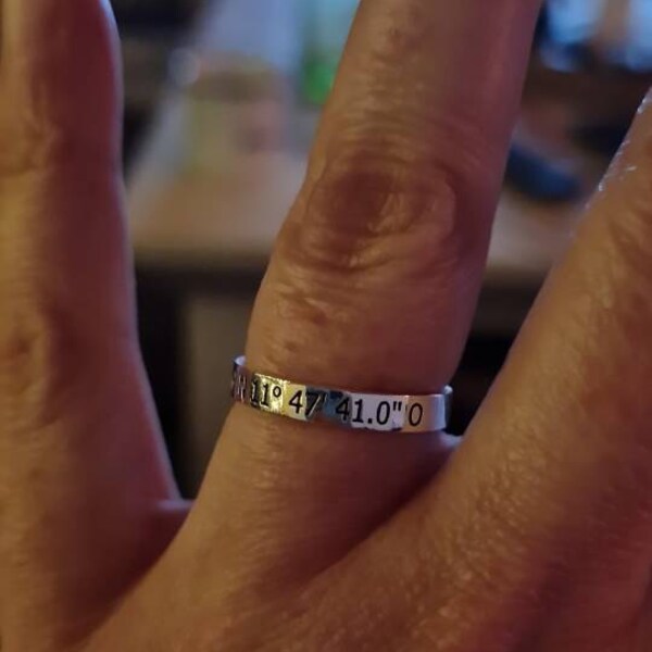 Birth Flower Ring, Dainty Engraved Flower Ring, Floral Signet Ring ...