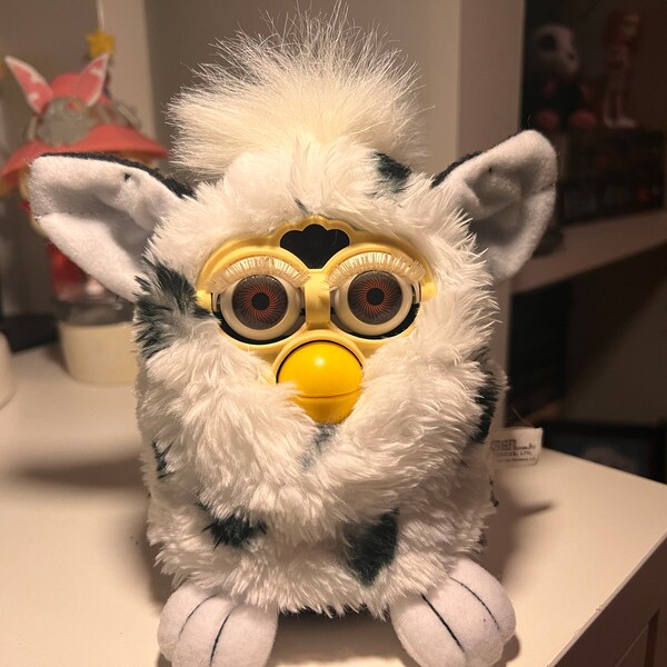 Adopt a Furby mango 2005 Hasbro Tiger Electronics Mango Emoto-tronic ...