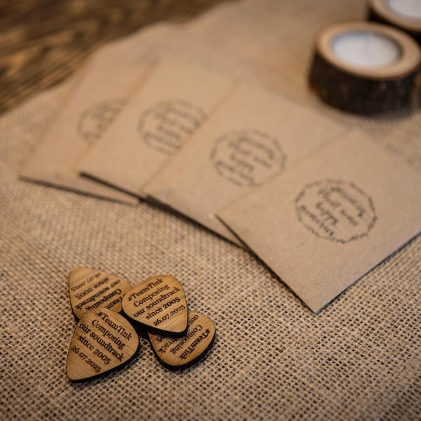 Personalised Oak Thank You Tokens Wedding Favours Circles party ...