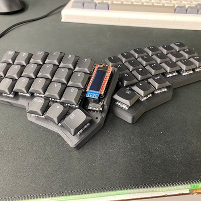 Split Mechanical Keyboard Display Stand - Etsy