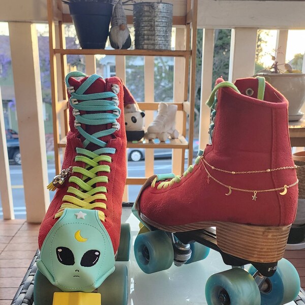 Alien Toe Guards for Roller Skates in 5 Colors Glow in the Dark ...