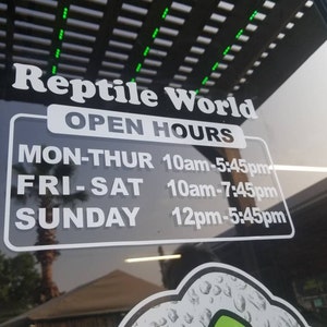 Please Keep Door Closed Decal Sticker Business Store Shop Door | Etsy