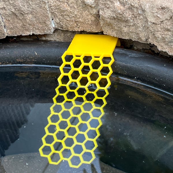 3D Printed Bee Ladder for Bird Baths - Provide a Safe Haven for Your ...
