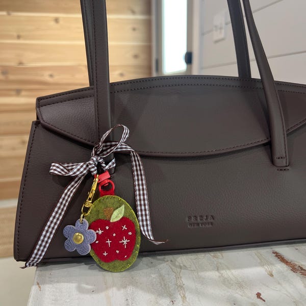 Felt Cat Charm, Handmade Felt Embroidery Keychain, Personalized Gift ...