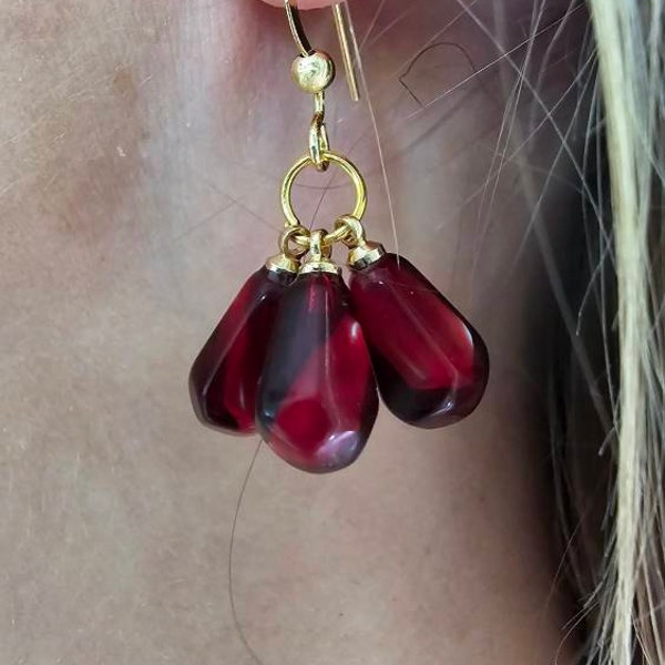 Pahlavi Coin Necklace Adorned With Four Old Fashion Yek Geroonie Coin ...