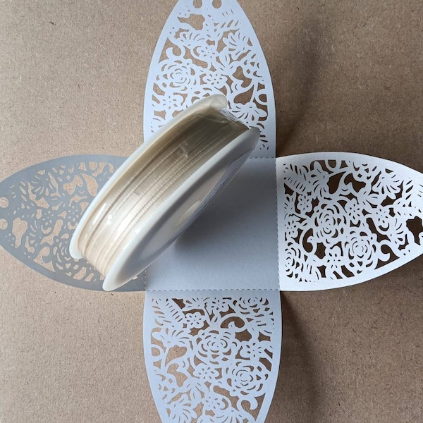 91 Cm / 122 Cm Dot and Cross Pattern Cutting Paper 20 Mm Spacing, Spot ...