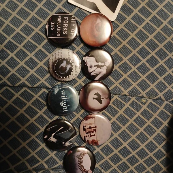 Coraline Button Pins, Coraline Themed Birthday Party, Coraline Party ...