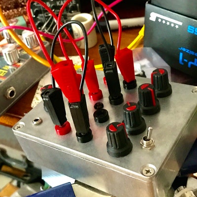 4 Oscillator Patchable Crackle Box // Noise Synth With Patch Bay ...