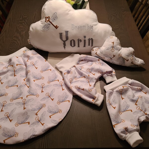 Bank Logo Gold Coin Embroidery Design - Wizarding School for Witches ...