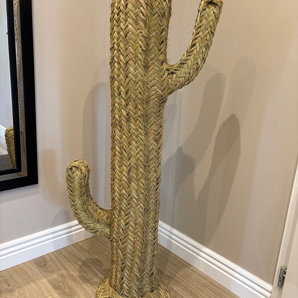 CACTUS Hand Braided Decoration in Doum Palm - Handcrafted Straw Rattan ...