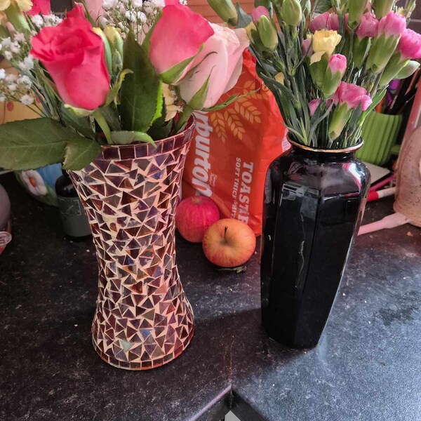 LETTERBOX FLOWERS FRESH - Send Some Letterbox Love - Personalised Note ...