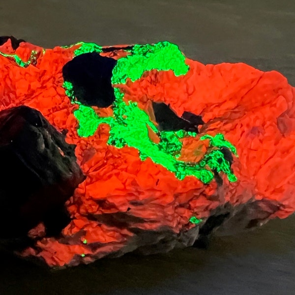 Big Shortwave Fluorescent Esperite Green Willemite & Minor Calcite W ...