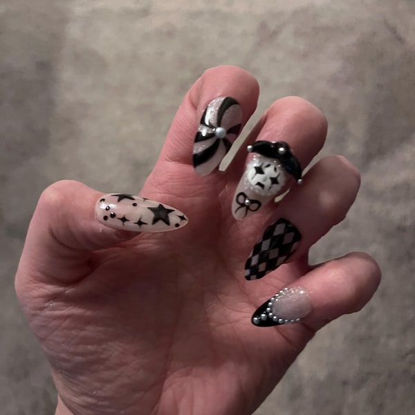 Gothic Clown-themed Press on Nails | 3D Sad Clown Face Nail Art | Bold ...
