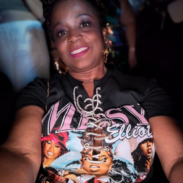 Customized Lace up Limited Rapper Usher Shirt, Vintage Usher 90s Shirt ...
