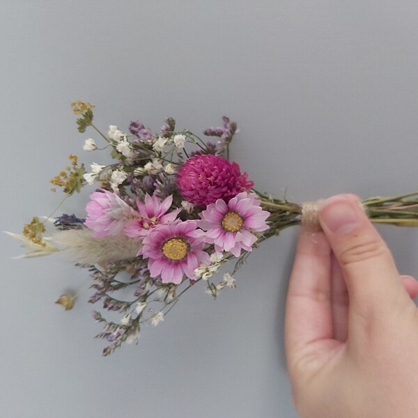Dried Flower Buttonhole , Boutonniere With Pastel Pink Daises ...