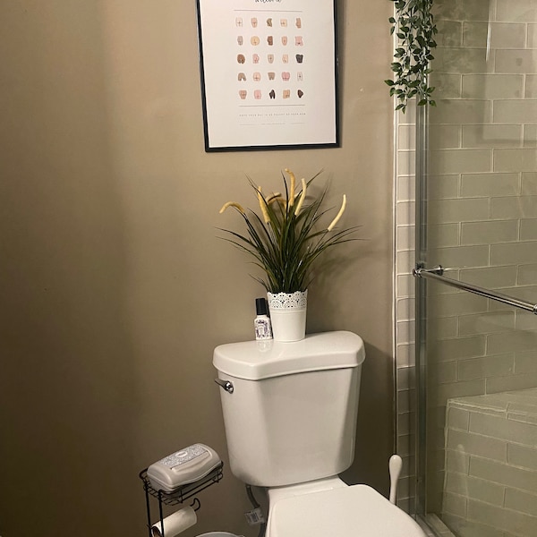 Funny Bathroom Art, All Bums Welcome, Cute Bathroom Butts, Bum Collage ...