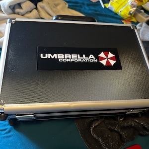 Resident Evil Virus Briefcase With LED Lights and 14 Vials Included KIT ...