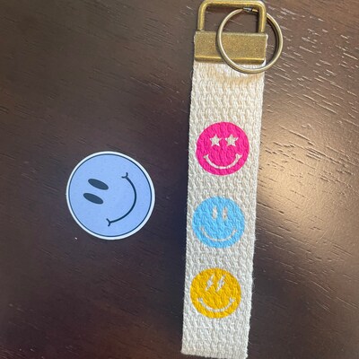 Smile Keychain Wristlet / Key Fob / Smile Keychain / Smiley Face ...