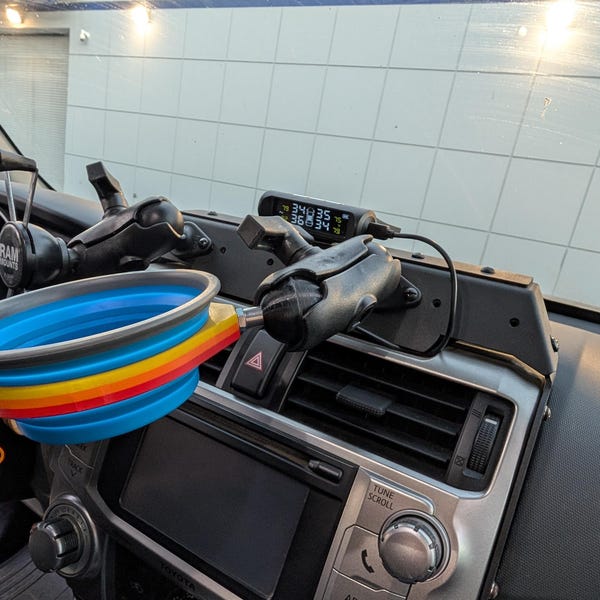 Mercedes Sprinter Dash Cubby Ram Single Ball Mount/adapter With USB ...