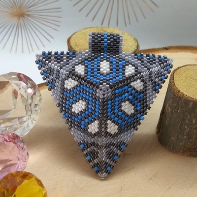 Pattern for Triangle Pendant Peyote Patterns Beading Peyote - Etsy