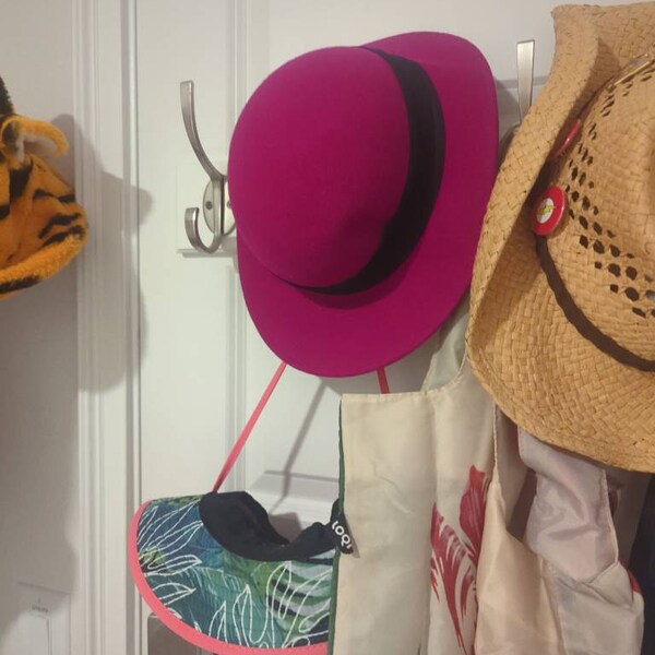 Vintage Stratton Compact With Madonna and Child Centerpiece, Stratton ...