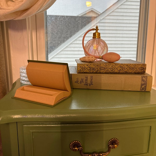 Open Book Phone Stand - Show Your Passion for Reading With This Phone ...