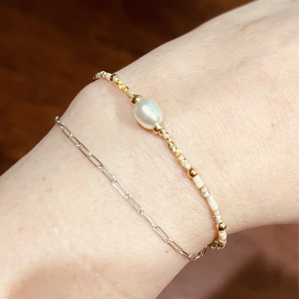 Bracelet fin perle d'eau douce et perles miyuki sur élastique, bracelet ...