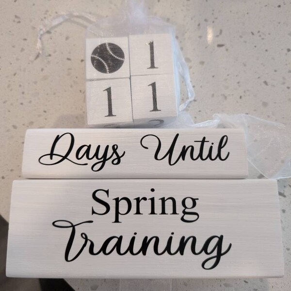 Engagement Gift - Wedding Countdown Blocks - Days Until/years as Custom Mr and Mrs Gift for the ...