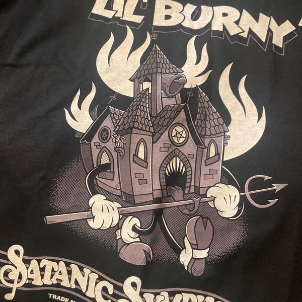 Morrigan Vampire Creepy Cute Pastel Goth Geek Gift Shirt Vintage Arcade ...