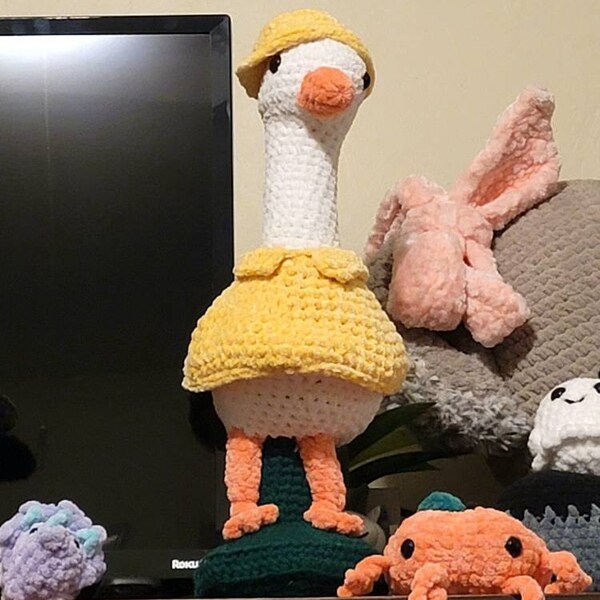 PATTERN ONLY Crochet Desk Goose PDF Pattern, Bonus: Rain Hat and Poncho ...