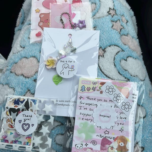 Tropical 2000s Summer Hibiscus Phone Charms, Cute Beach Themed Unique ...