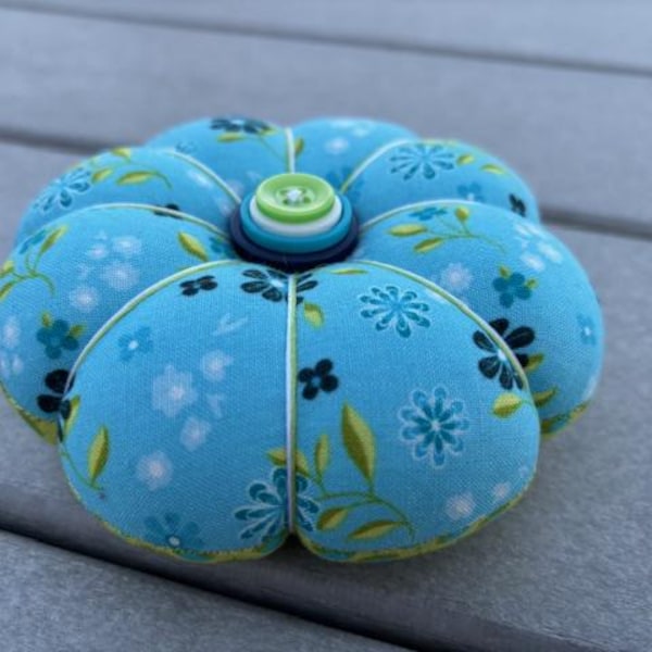 Handmade 4-5” Pin Cushion, Perfect Size Pin Cushion for Sewing ...