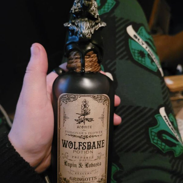 Poison Apple Potion Magic Apothecary Herbology Glass Bottle Prop does ...