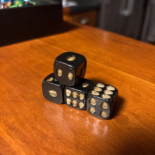 Necromancer Resin Dice Set: Reaper Skull D6 - Tabletop Gaming - Etsy