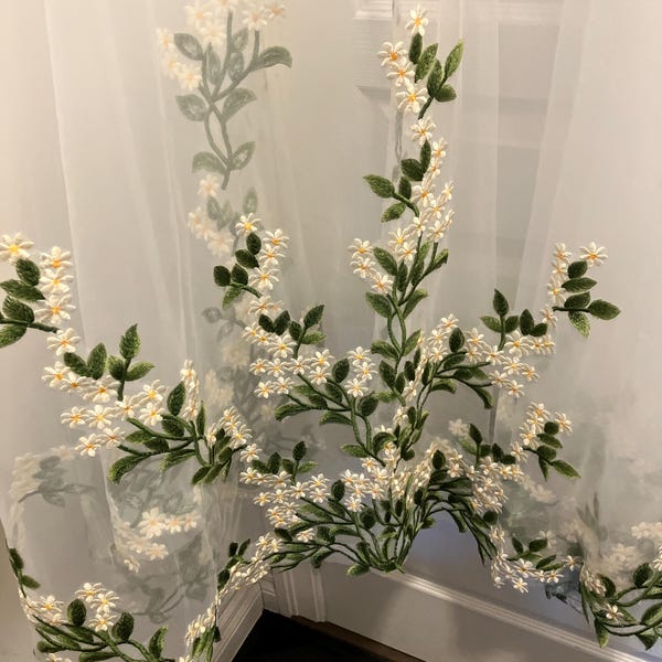 Elegant Wild Flowers Veil, Bridal Veil With Wild Flower Lace, Lotus ...