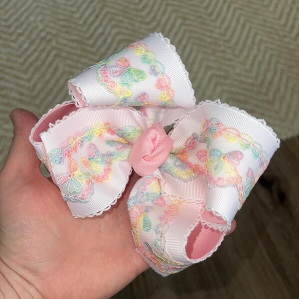 Red Rose Bow...red Roses Bow....red and White Bow...red Roses....roses ...