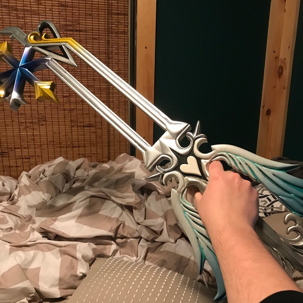 Kingdom Hearts - Roxas Oblivion & Oathkeeper Keyblade - Etsy