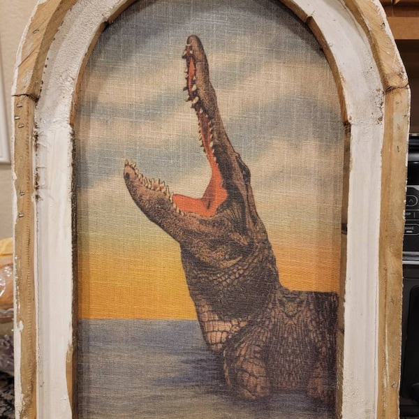 Alligator Wall Art | 14" X 22" | Arch Window Frame | Linen Wall Hanging ...