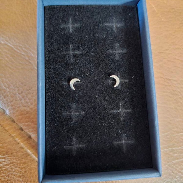 20G/18G/16G Titanium Crescent Moon Labret Stud, Threadless Flatback ...