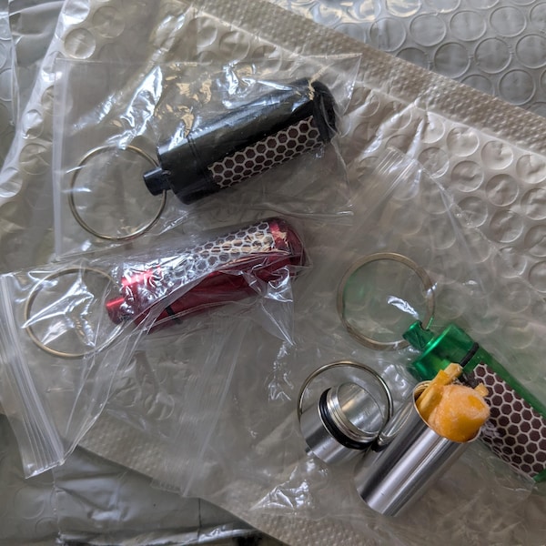 Kids Survival Keychain Kit: Compass, Paracord, LED Flashlight - Boy ...