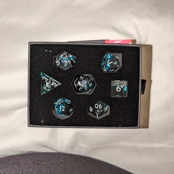 Coldhearted Icy Blue Gradient Handmade Resin Sharp Edge Dnd Dice Set ...