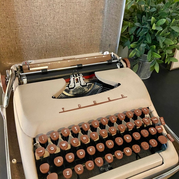 Underwood Typewriter Wing Vintage Logo Photograph Poster, 1950's, Mid ...