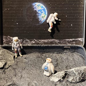 Miniature Children Playing Figures. 1:64 S Scale Model Figures. Boys ...