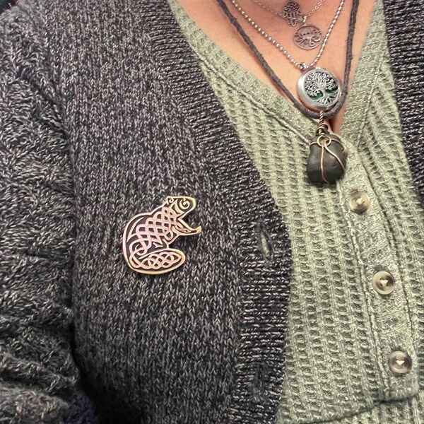 Celtic Beaver Brooch or Pendant in Bronze - Etsy