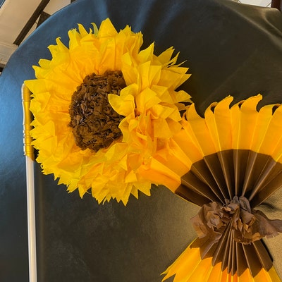 Tissue Paper Sunflower Backdrop for Mothers Day Brunch, Bridal or Baby ...