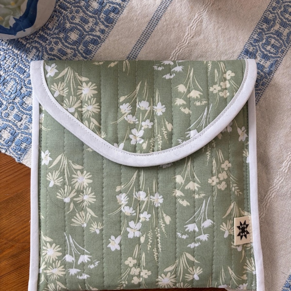 Quilted Kindle & E-reader Sleeve PDF Pattern - Sew Your Own Custom ...