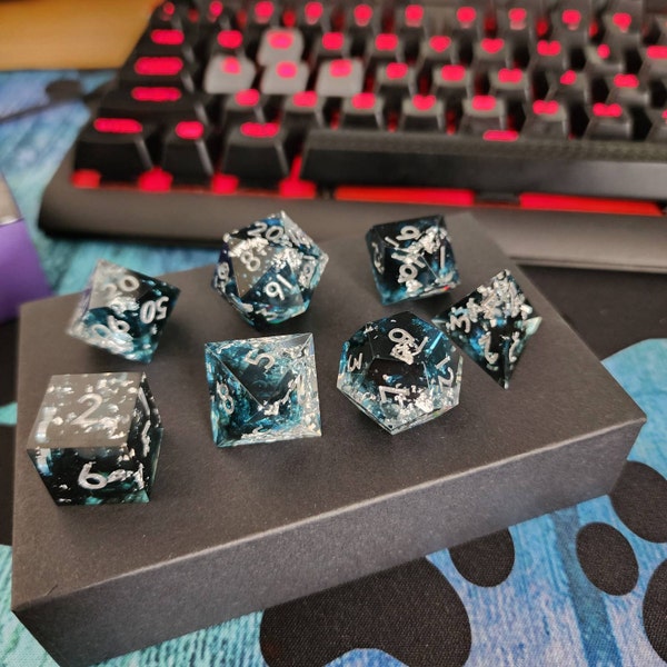 Coldhearted - Icy Blue Gradient Handmade Resin Sharp Edge Dnd Dice Set ...
