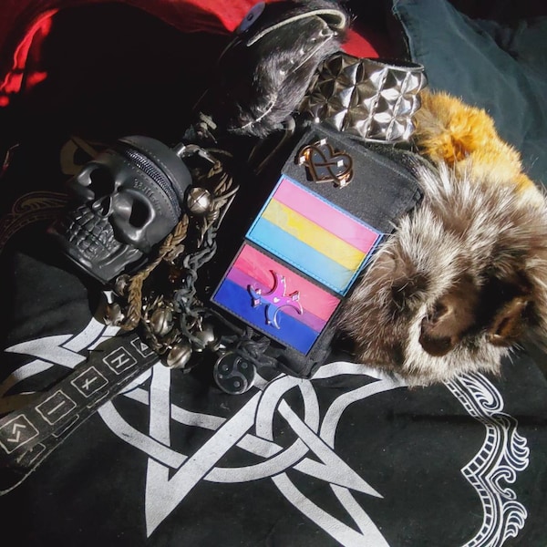 Pride Enamel Pins (achillean, Sapphic, Bi, Trans, Nb, Ace, Aro, Aro-ace ...